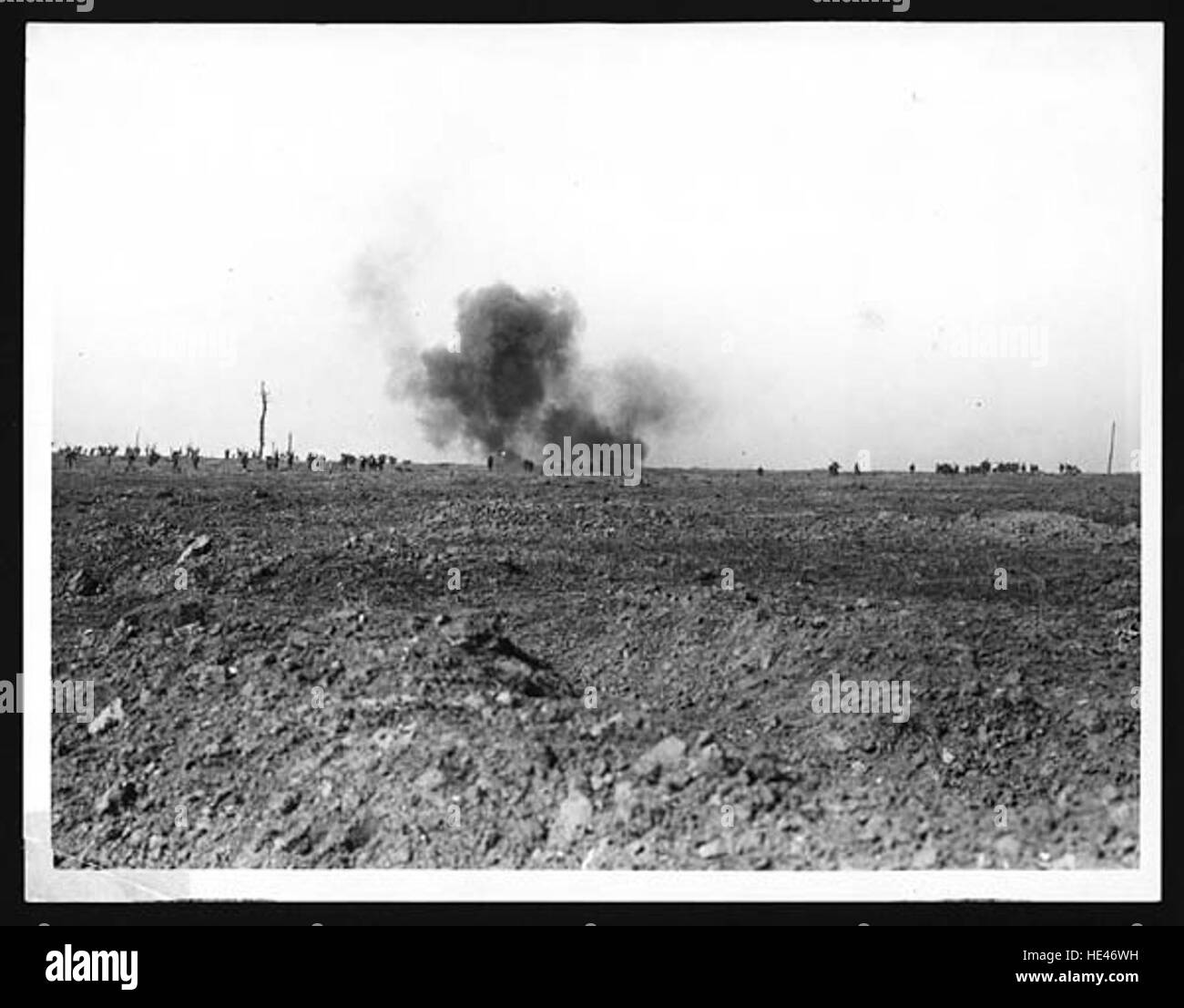 This image recalls a historical moment during a battle, showing ...