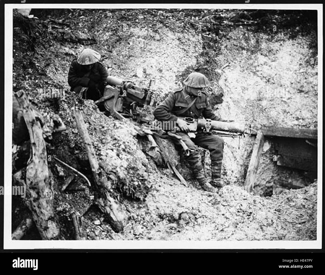 These Boche machine guns were captured at Beaucourt-sur-Ancre during ...
