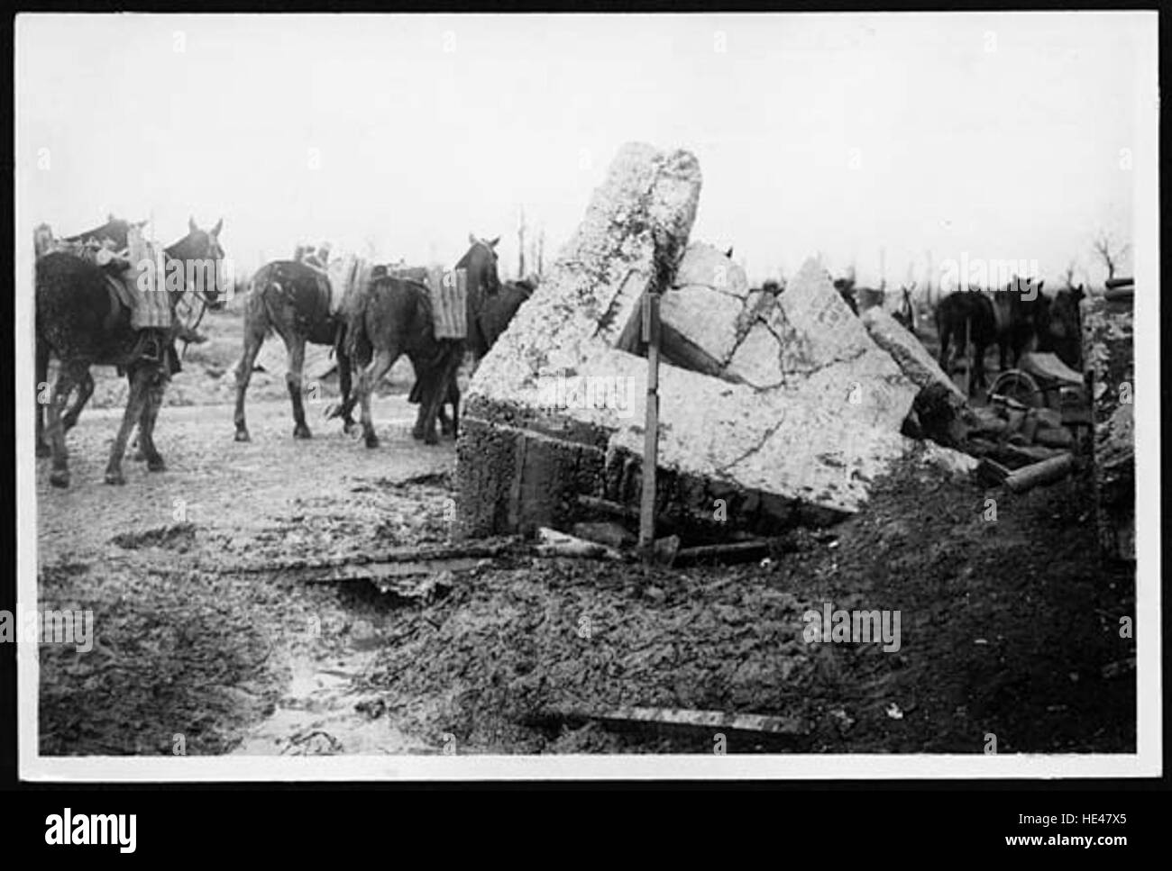 Aftermath of artillery attack hi-res stock photography and images - Alamy