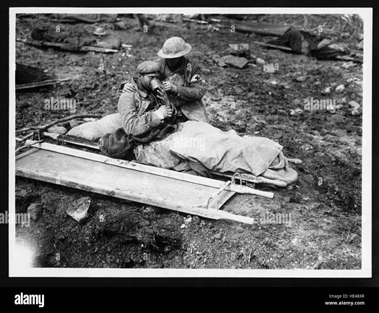 Tending to the wounded hi-res stock photography and images - Alamy