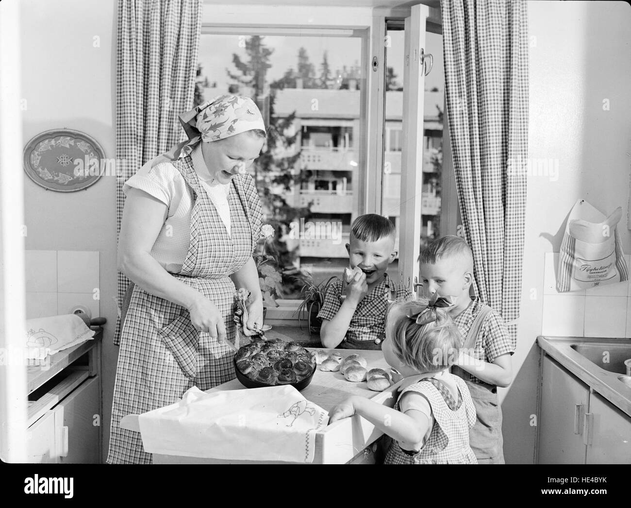 A photograph from the Kulutusosuuskuntien Keskusliitto collection ...