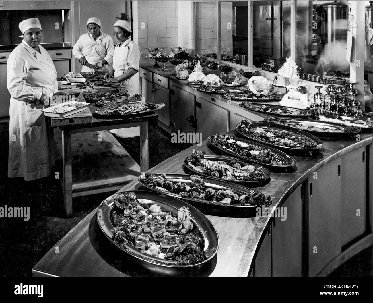 Early theatrical portraits hi-res stock photography and images - Alamy