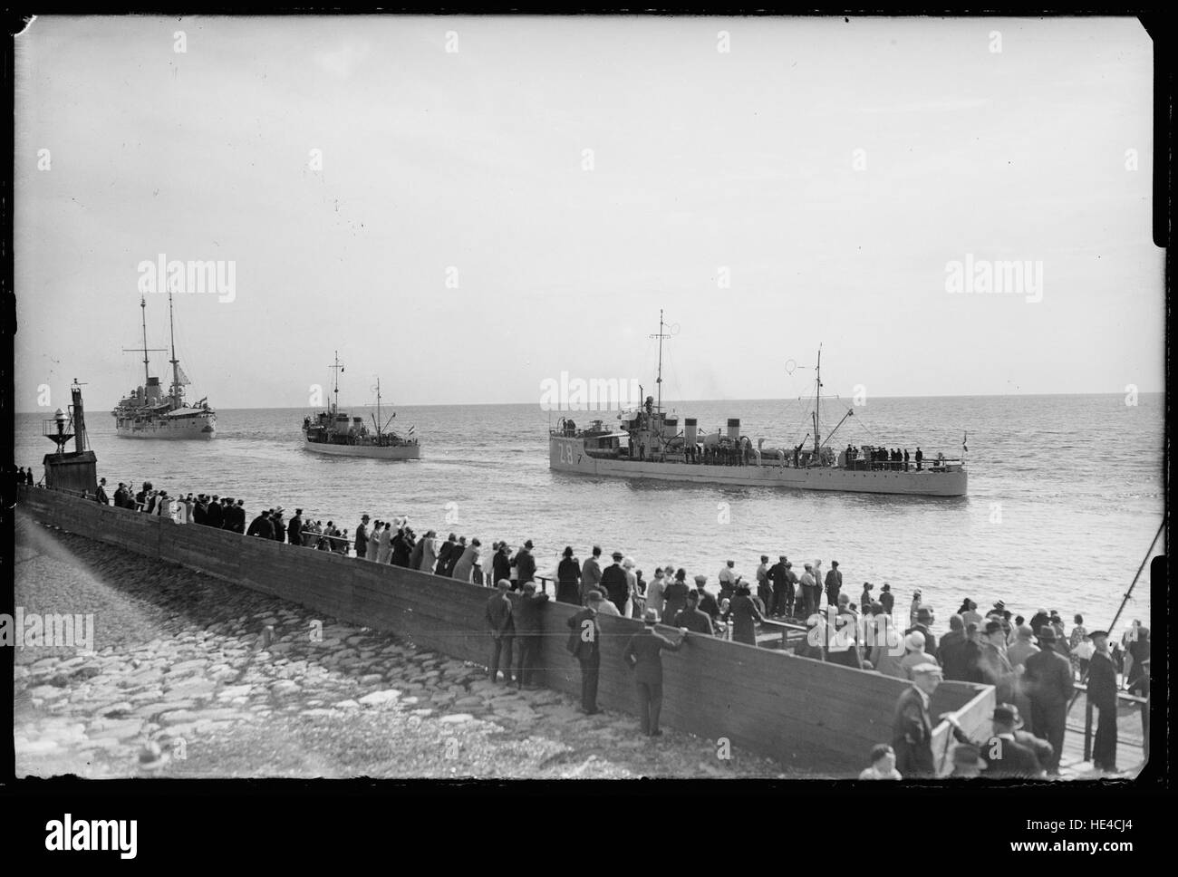 Marineschepen hi-res stock photography and images - Alamy