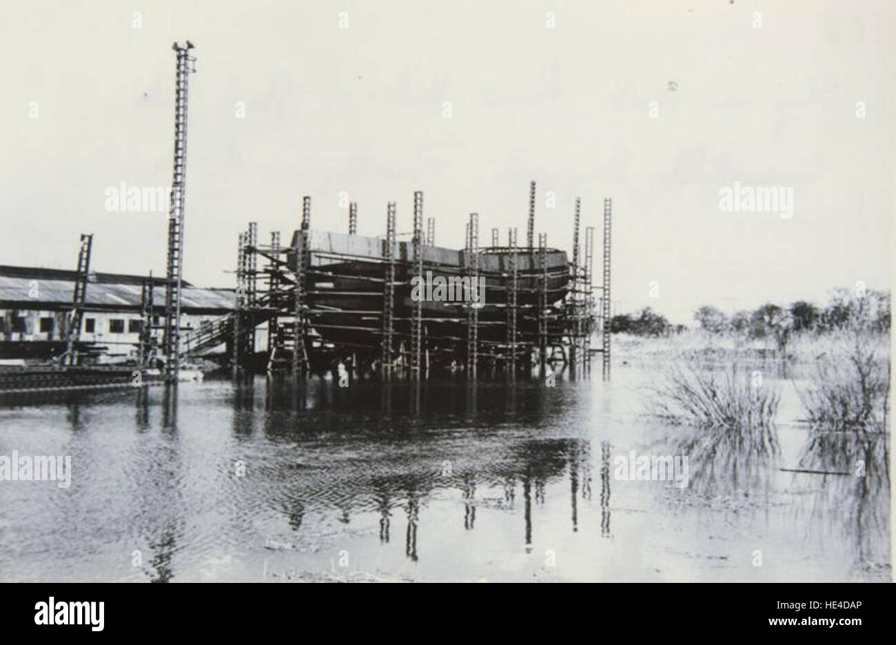 Ship on stock, River Hull in flood tide, Grovehill shipyard Stock Photo ...