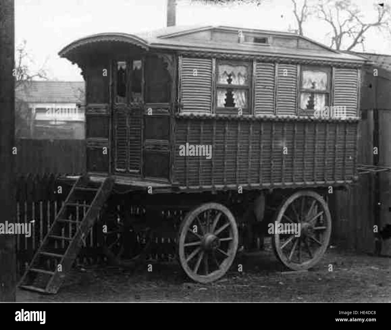 Gypsy wagon hi-res stock photography and images - Alamy