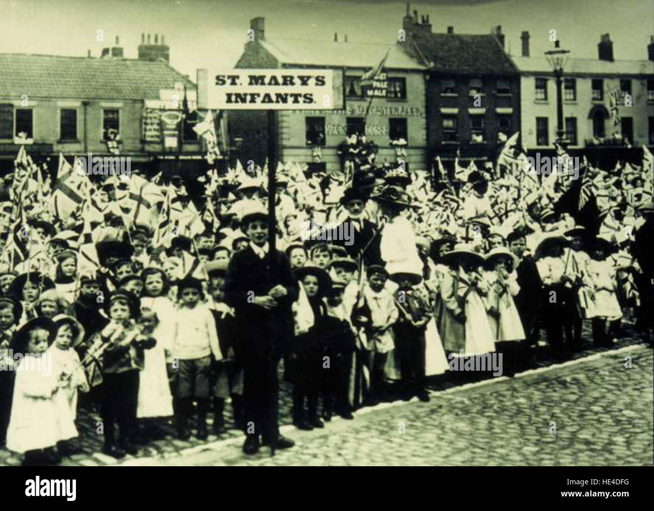 St Mary's Infants School children on Saturday Market, Beverley ...