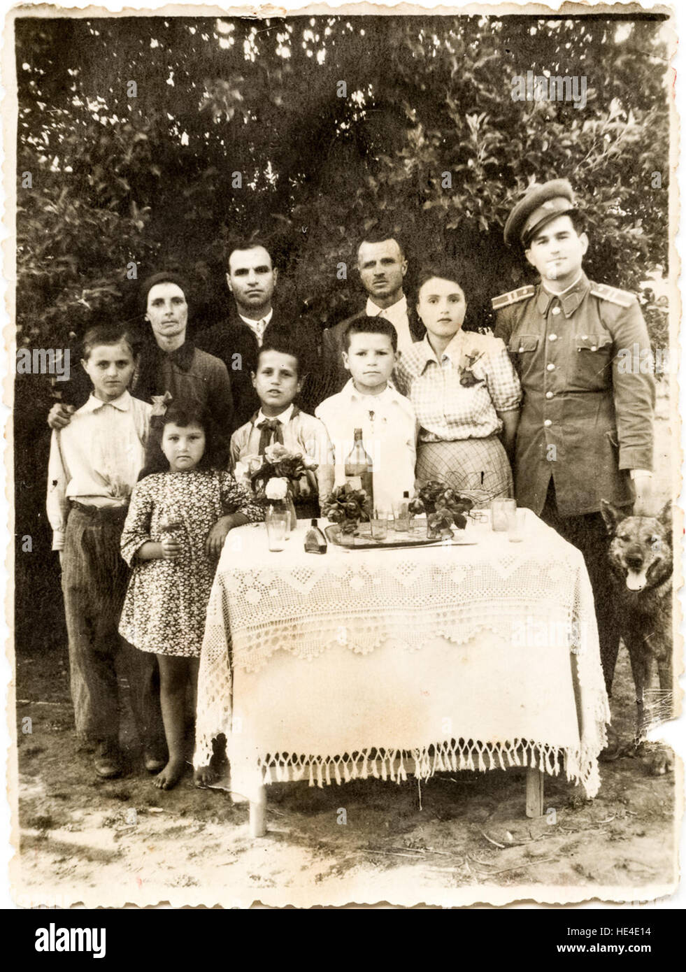 Lupaşteanu family and friends, personal collection of Păslaru Bogdan ...