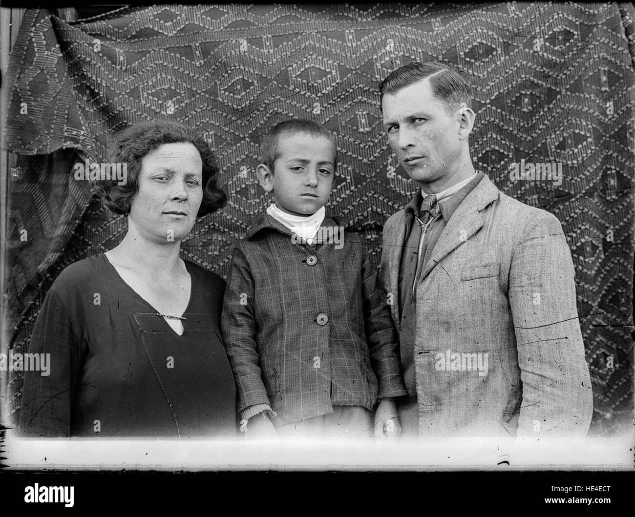 1930s family portraits hi-res stock photography and images - Alamy