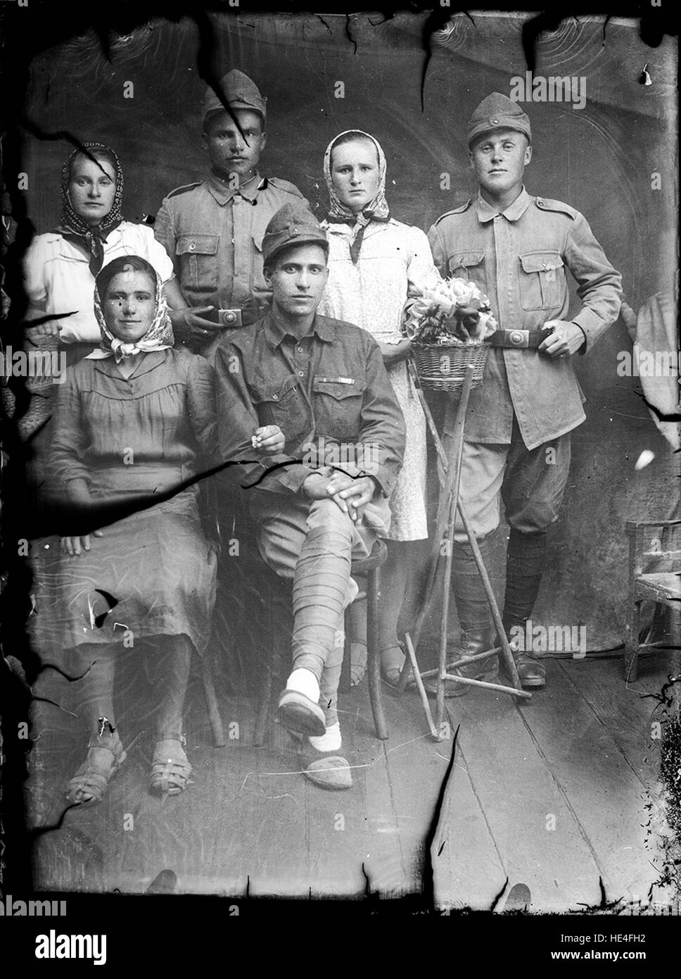 Romanian soldiers wearing M1939 uniforms, likely photographed between ...