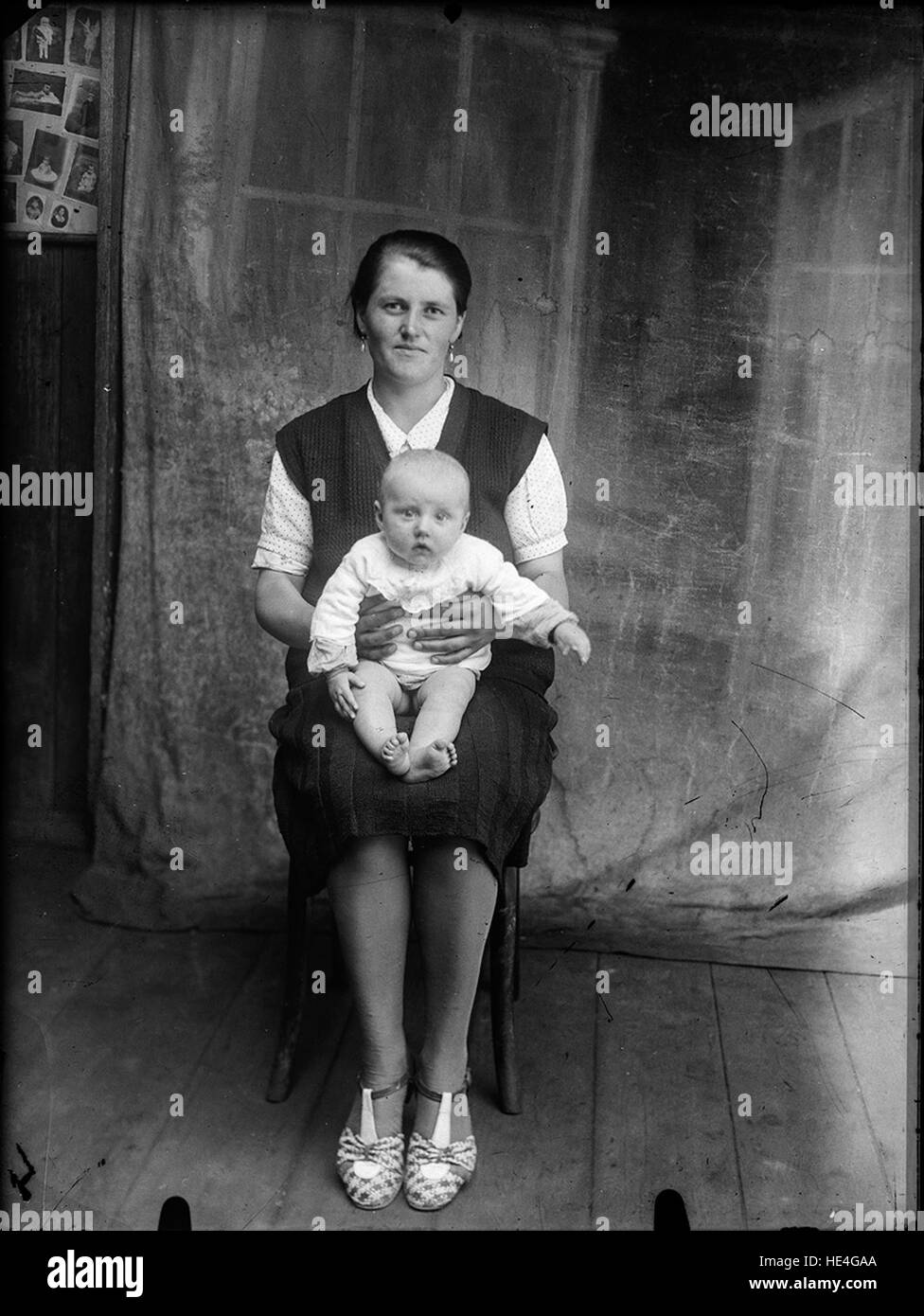 A touching photograph of a mother and child from Ialomita, Romania ...