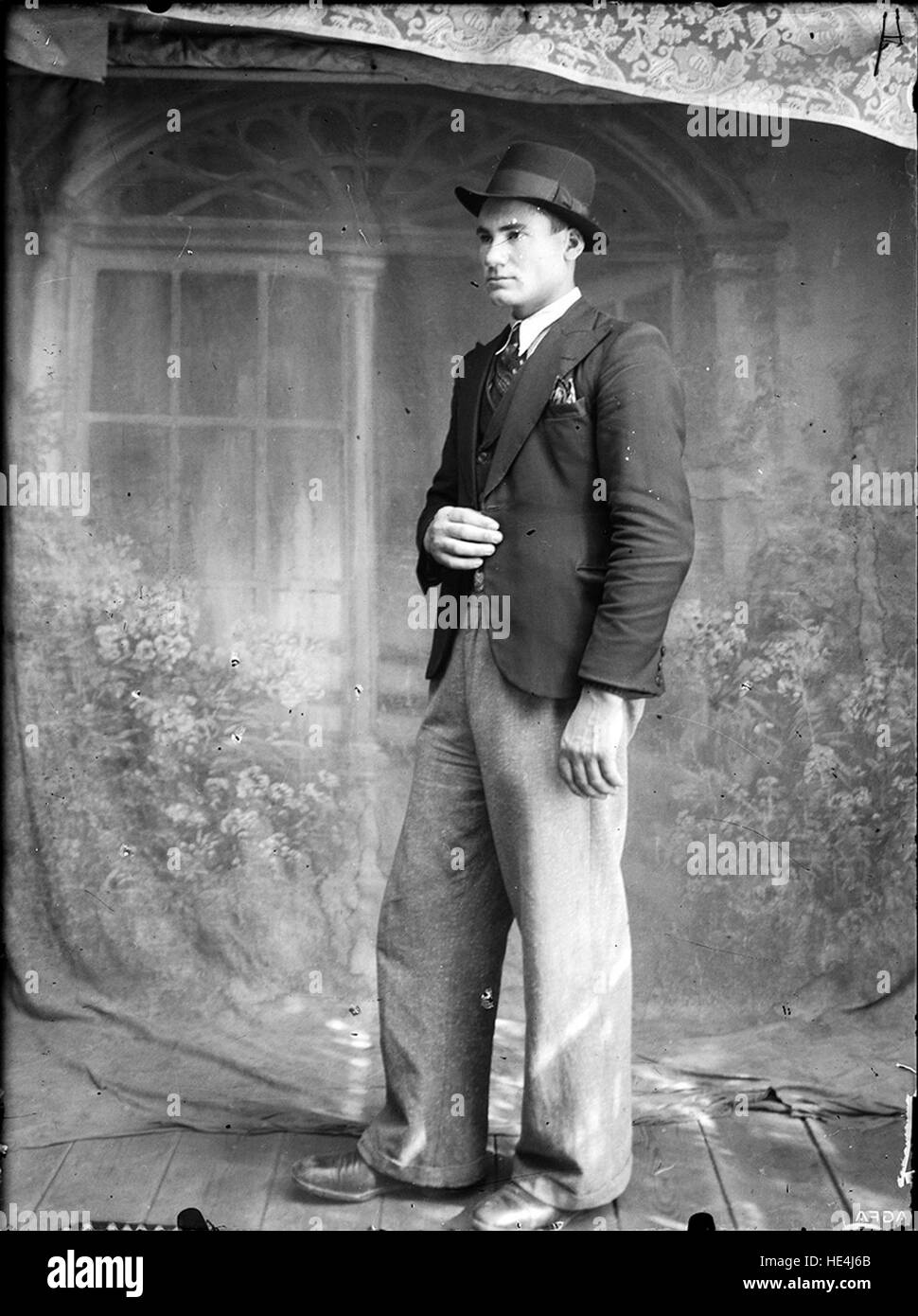 Man in suit romania hi-res stock photography and images - Alamy