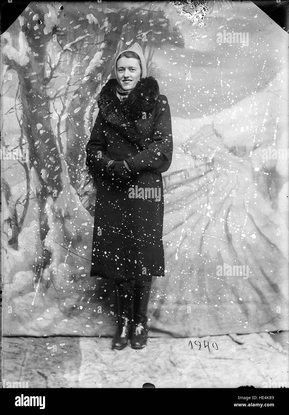 1940s snow scene hi-res stock photography and images - Alamy