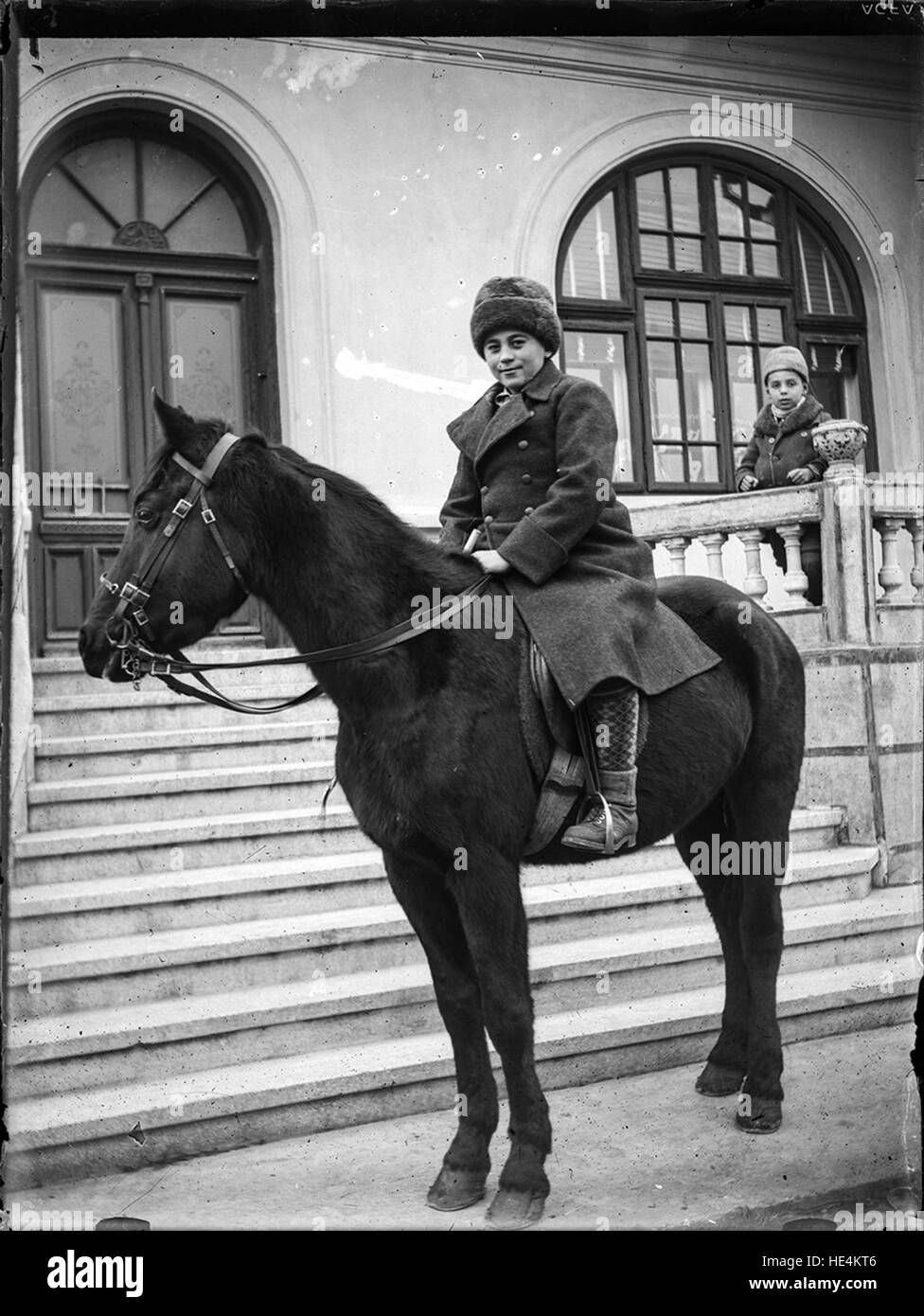 Copil pe cal Stock Photo - Alamy