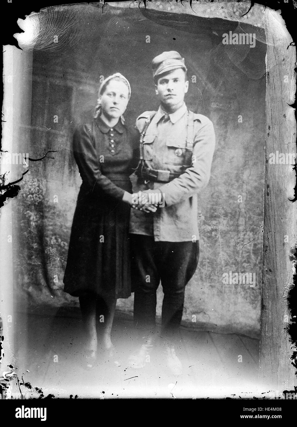 1920s couple reproduction hi-res stock photography and images - Alamy