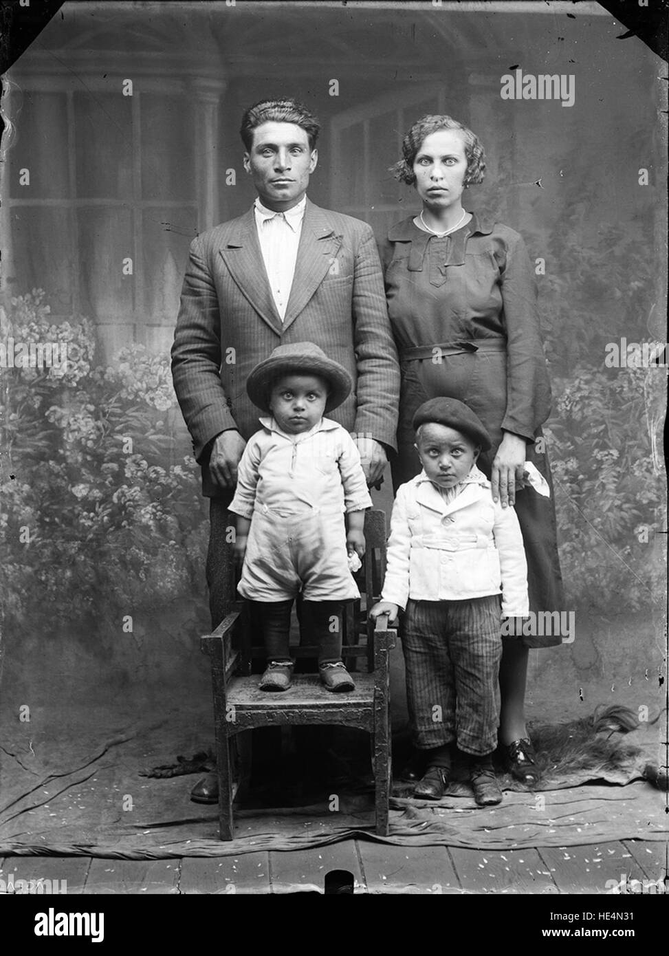 Showing family photos Black and White Stock Photos & Images - Alamy