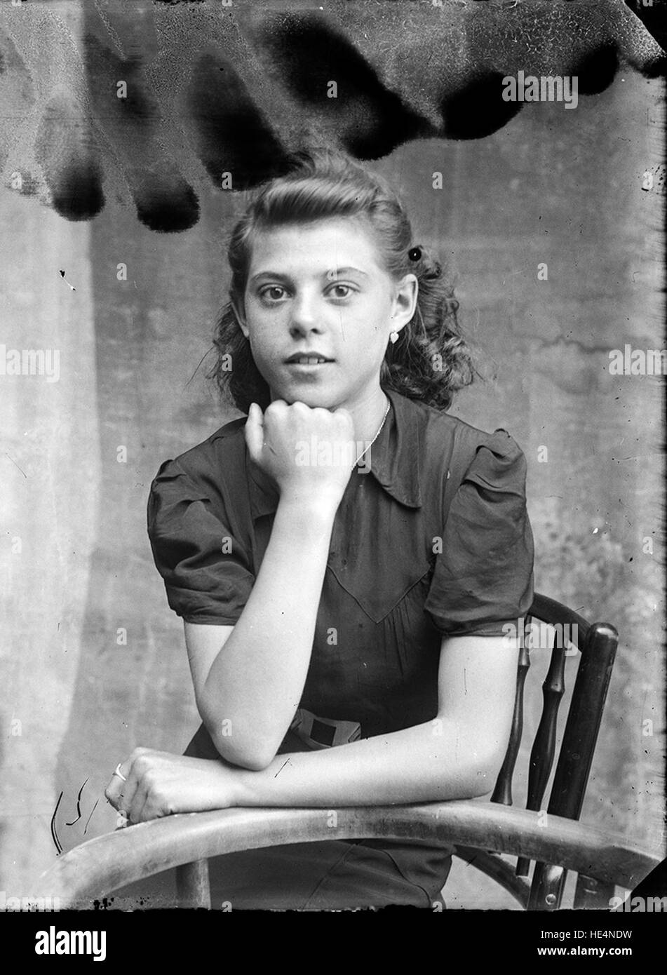 Two portraits from Ialomita, Romania, captured in glass plates by ...