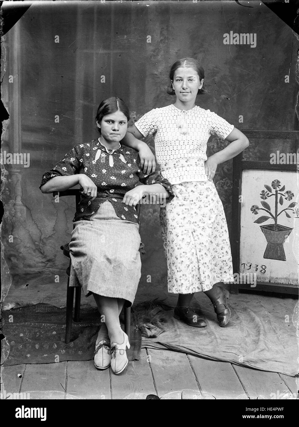 Two women 1938 historical hi-res stock photography and images - Alamy