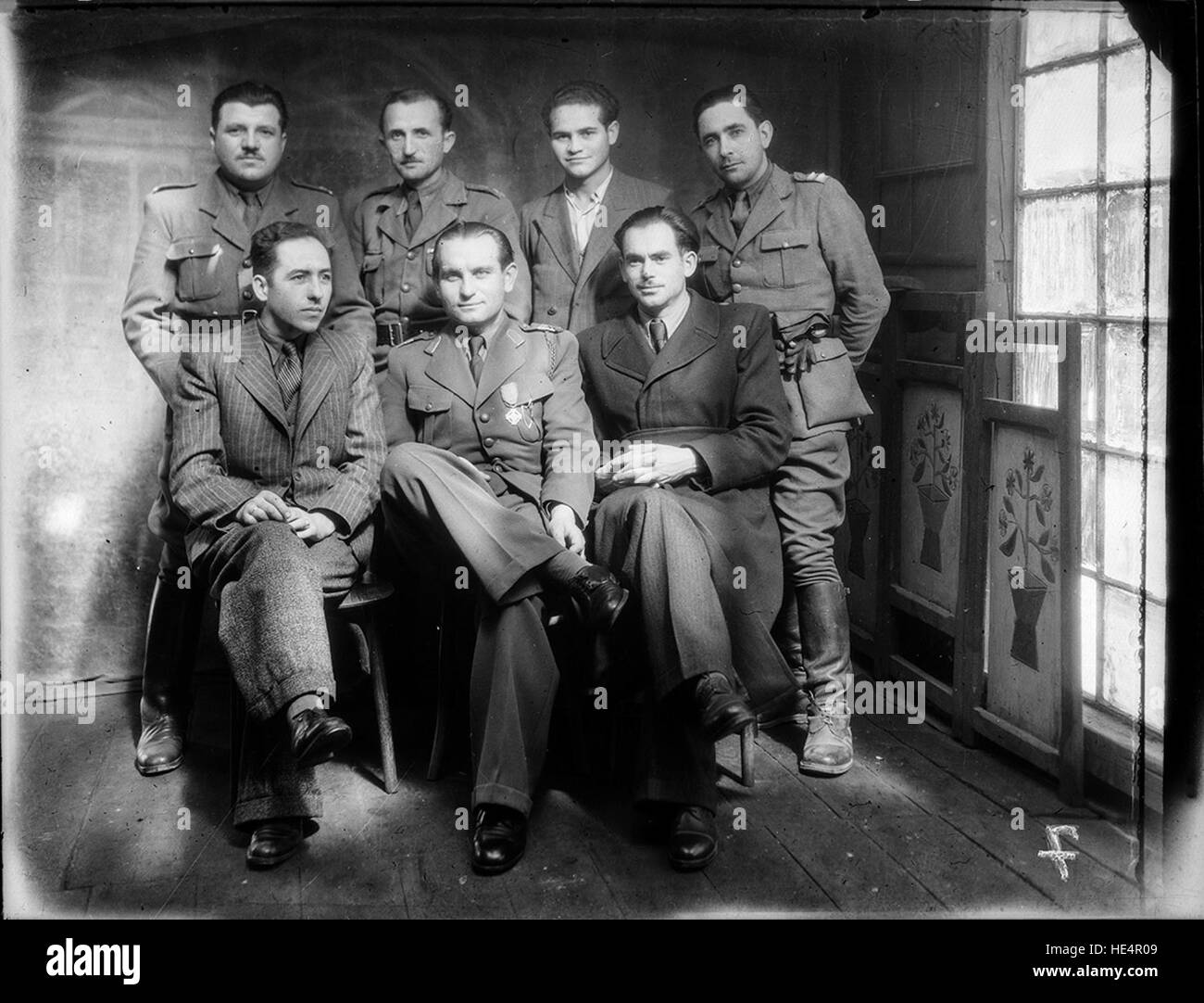 Romanian military officers and soldiers in 1930s/1940s uniform, some ...