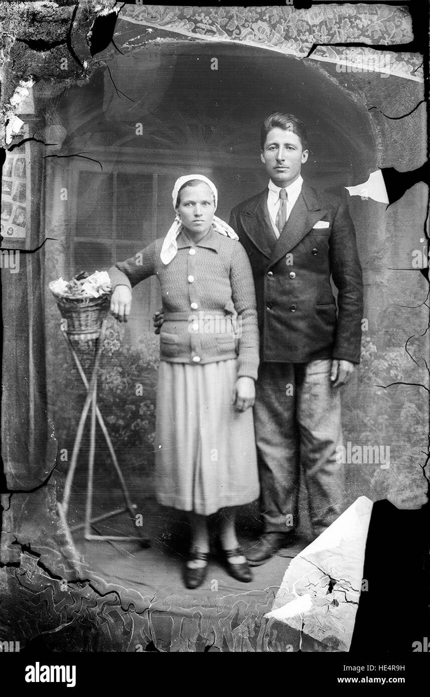 Cuplu hi-res stock photography and images - Alamy