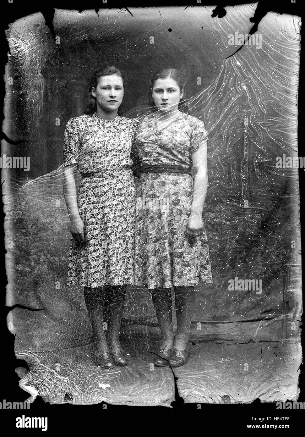 Two girls, historical portrait, old image, ancient past, 20131224 ...