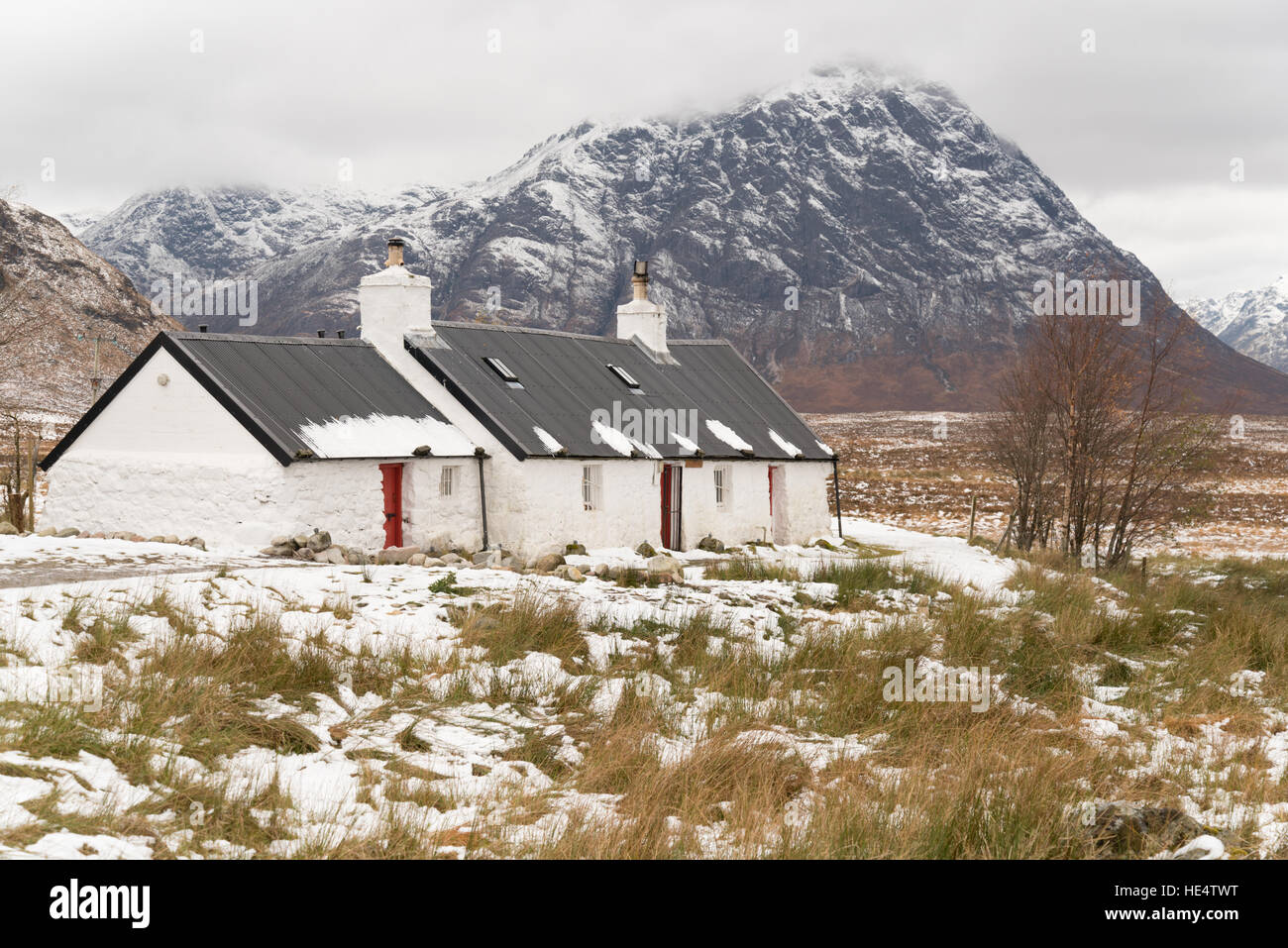 Traditional Scottish house by the west highland way footpath on Rannoch ...