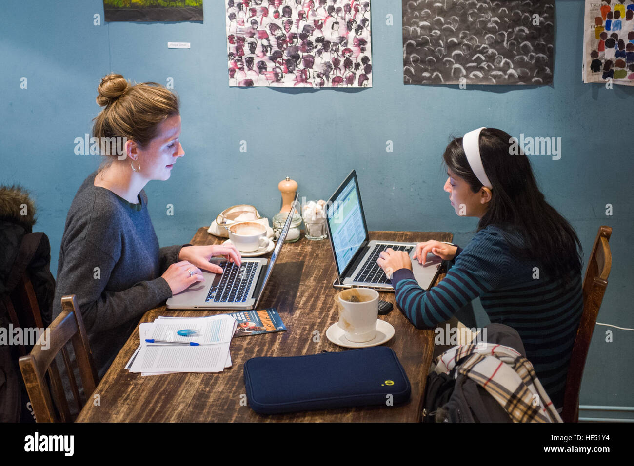 Turl street kitchen hi-res stock photography and images - Alamy