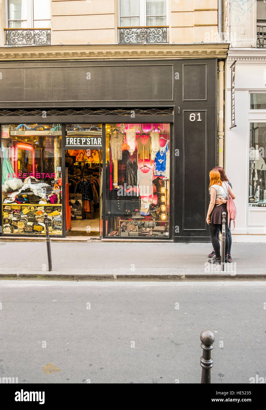Vintage clothing and accessories store hi-res stock photography and ...