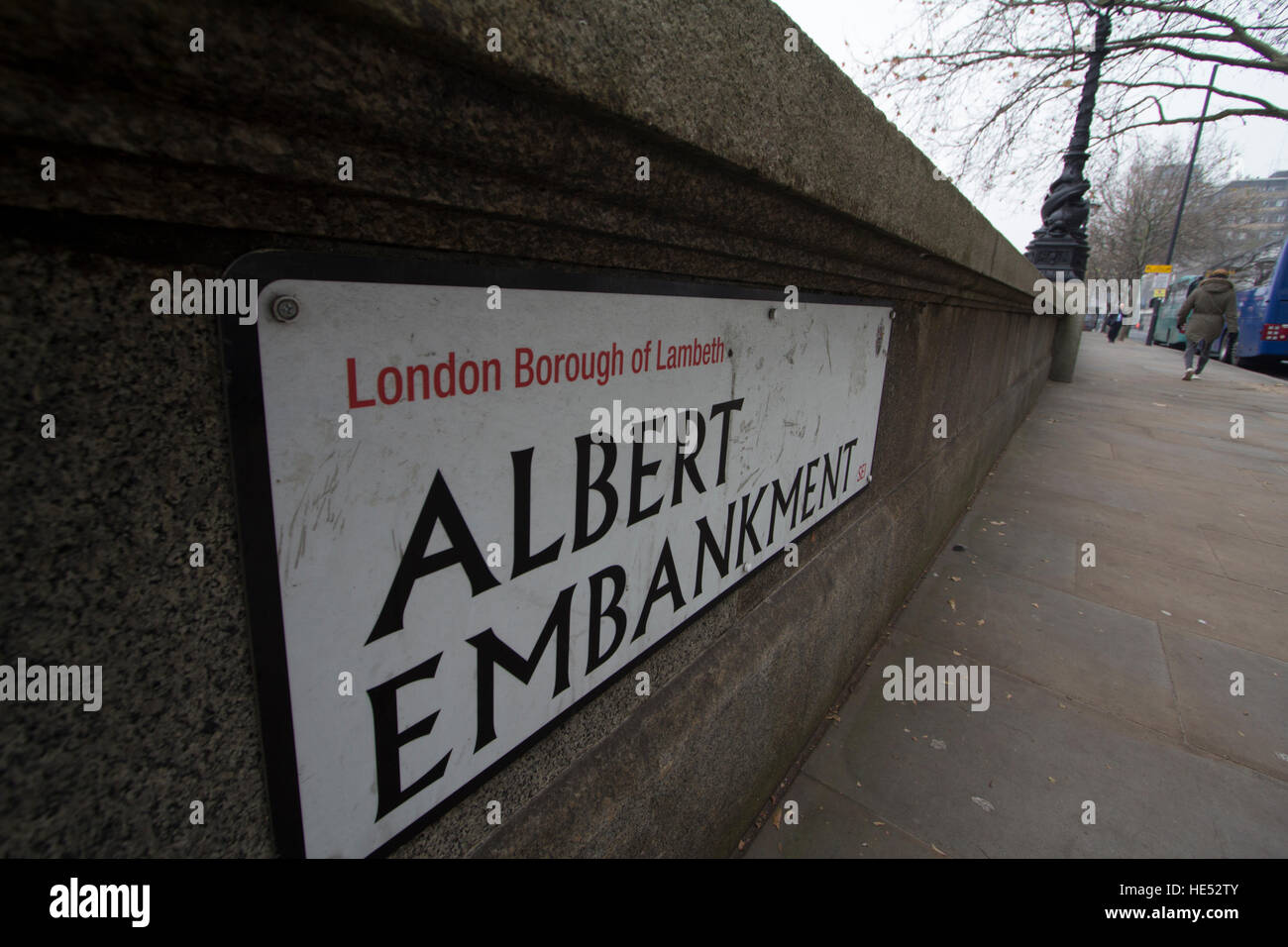 Embankment sign hi-res stock photography and images - Alamy