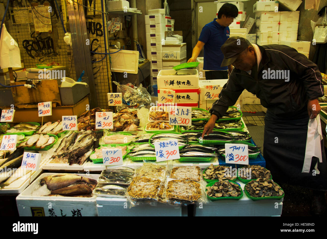 Japanese people sale food for people and travelers on street in Ameyoko ...