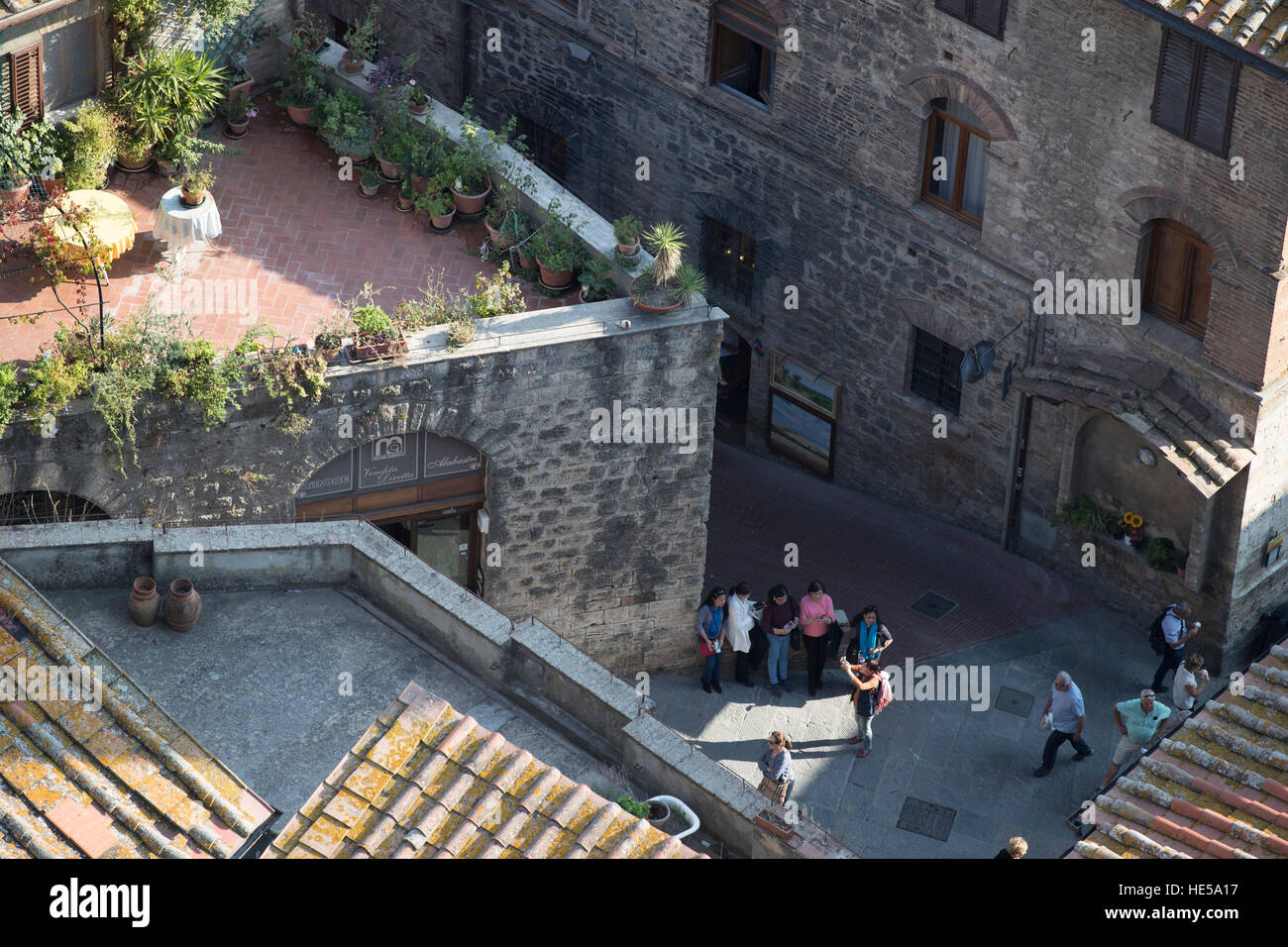 The pan tiled rooftops of medieval San Gimignano, Tuscany Italy Stock ...