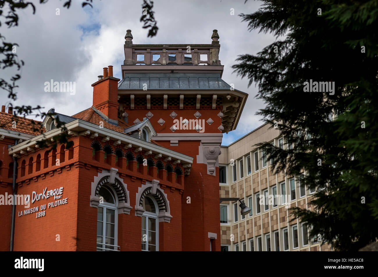 World war house grand hi-res stock photography and images - Alamy