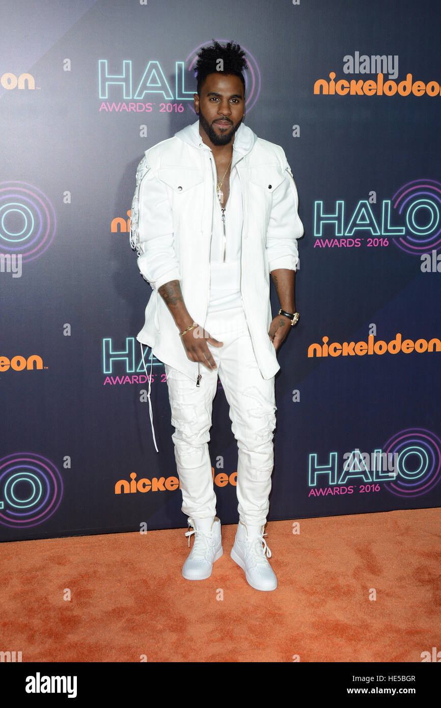 Nickelodeon Halo Awards 2016 at Pier 36 - Red Carpet Arrivals Featuring ...