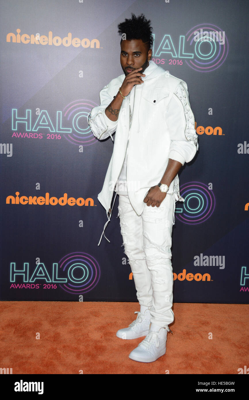 Nickelodeon Halo Awards 2016 at Pier 36 - Red Carpet Arrivals Featuring ...