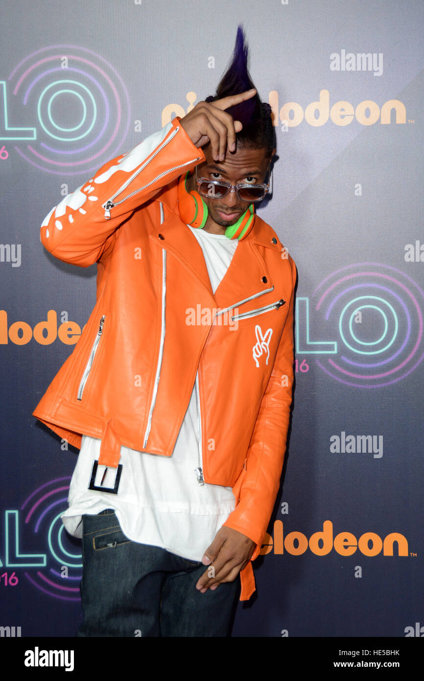 Nickelodeon red carpet hi-res stock photography and images - Alamy