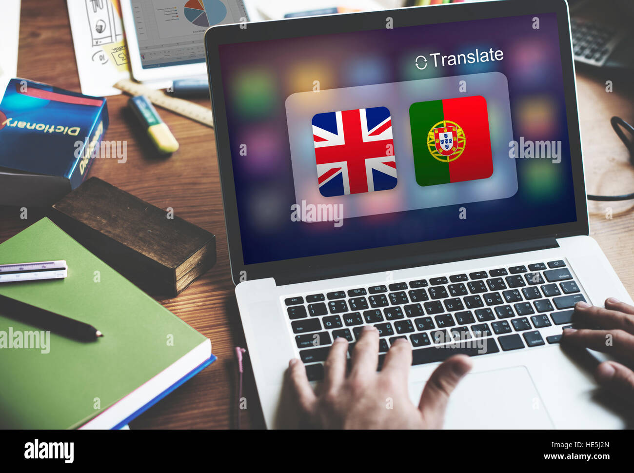 Hands flags different countries hi-res stock photography and images - Alamy