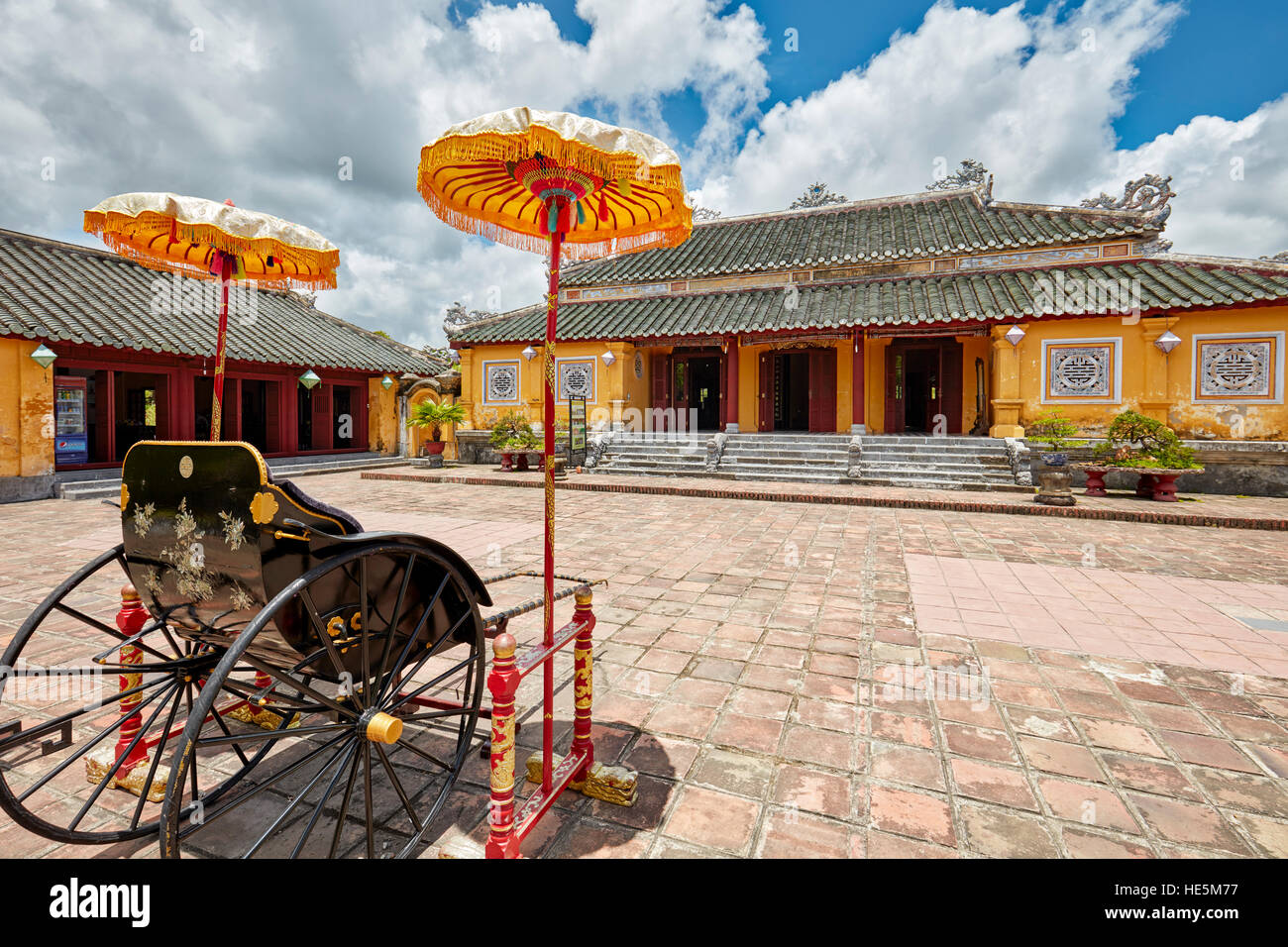 Traditional rickshaw carriage at Truong Sanh Palace. Imperial City (The ...