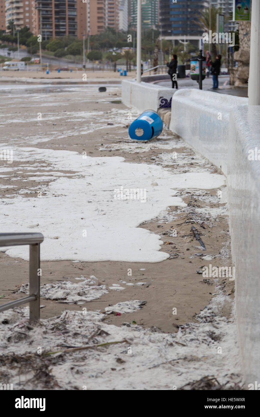 La Cala de Finestrat, Benidorm, Spain. 17th December, 2016. Beach ...