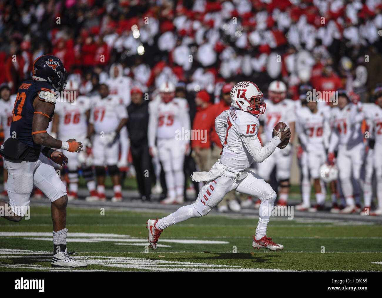 Albuquerque, New Mexico, USA. 17th Dec, 2016. Journal.Lobo quarterback ...