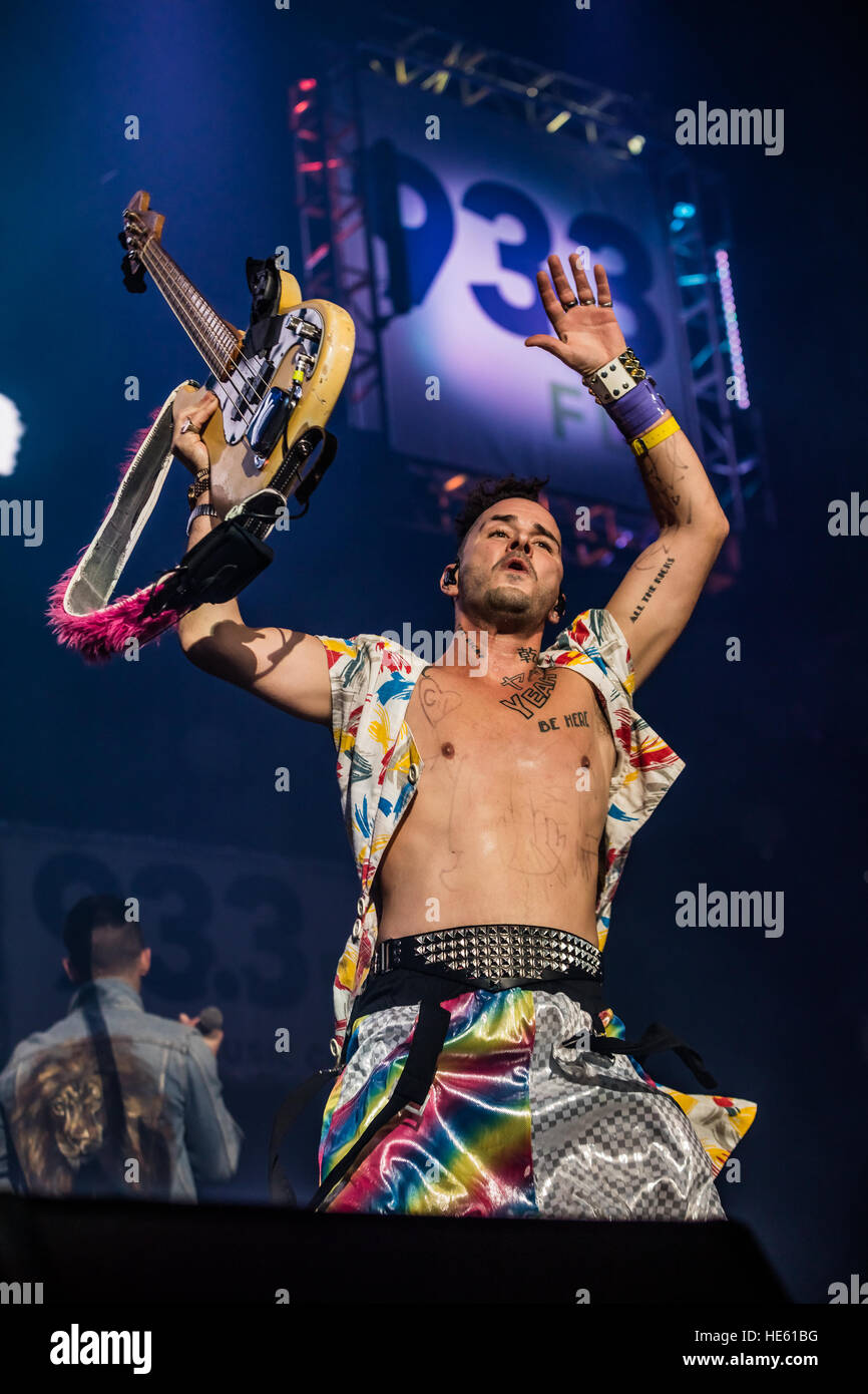 Tampa, Florida, USA. 17th Dec, 2016. Cole Whittle of DNCE performing at ...