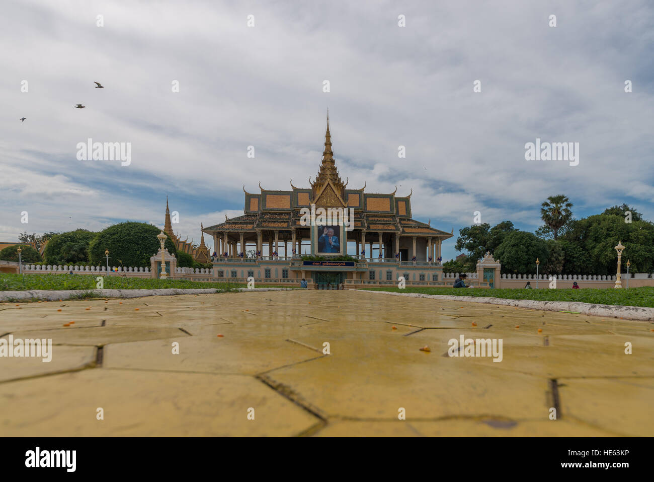 Phnom Pen, Cambodia. 18th Dec, 2016. Cambodai, Phnom Penh, Asia, people ...