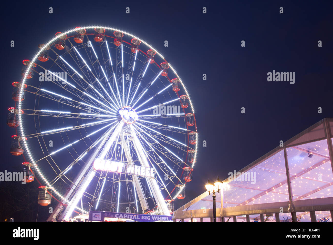 Cardiff, Wales, UK. 18th Dec, 2016. The Giant Wheel at Cardiff's Winter ...