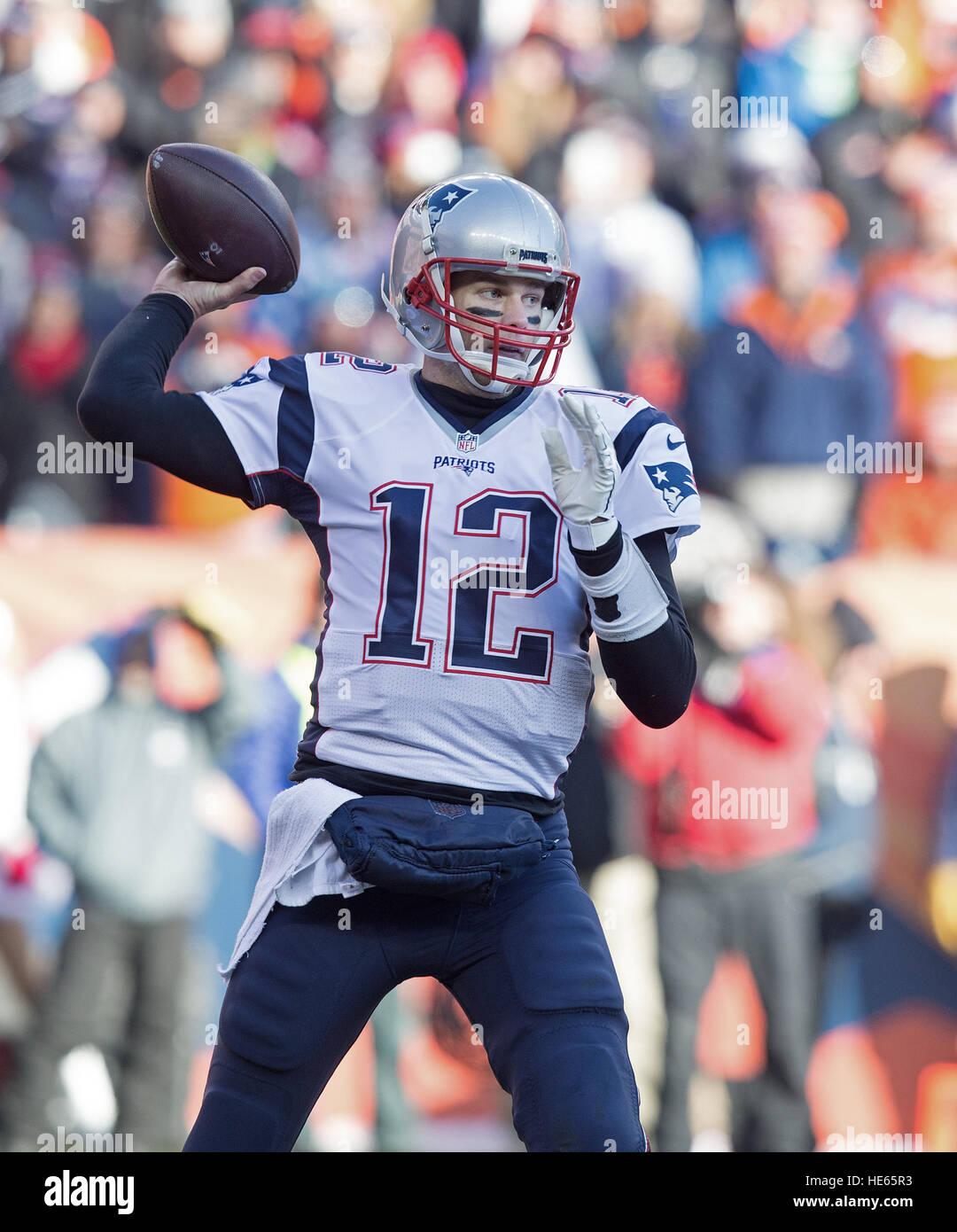 Denver, Colorado, USA. 18th Dec, 2016. Patriots QB TOM BRADY readies to ...