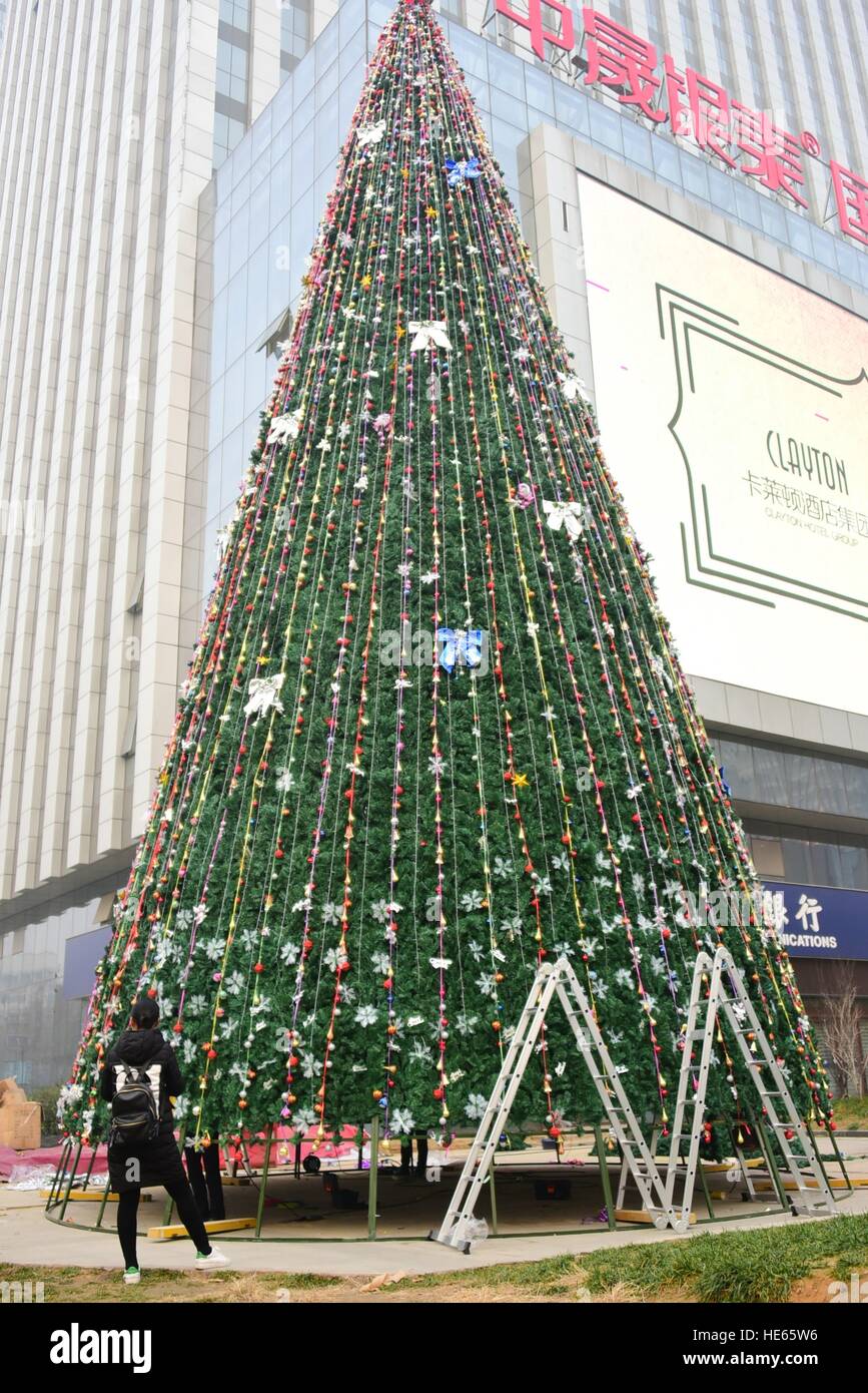 Zhengzhou, China. 18th Dec, 2016. .The 20-meter-tall Christmas tree ...