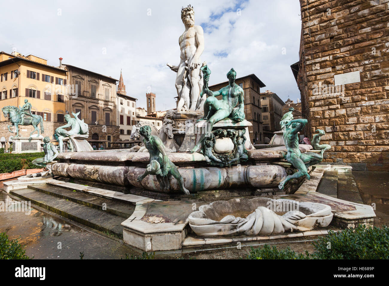 travel to Italy - Piazza della Signoria and wet Fountain of Neptune in ...