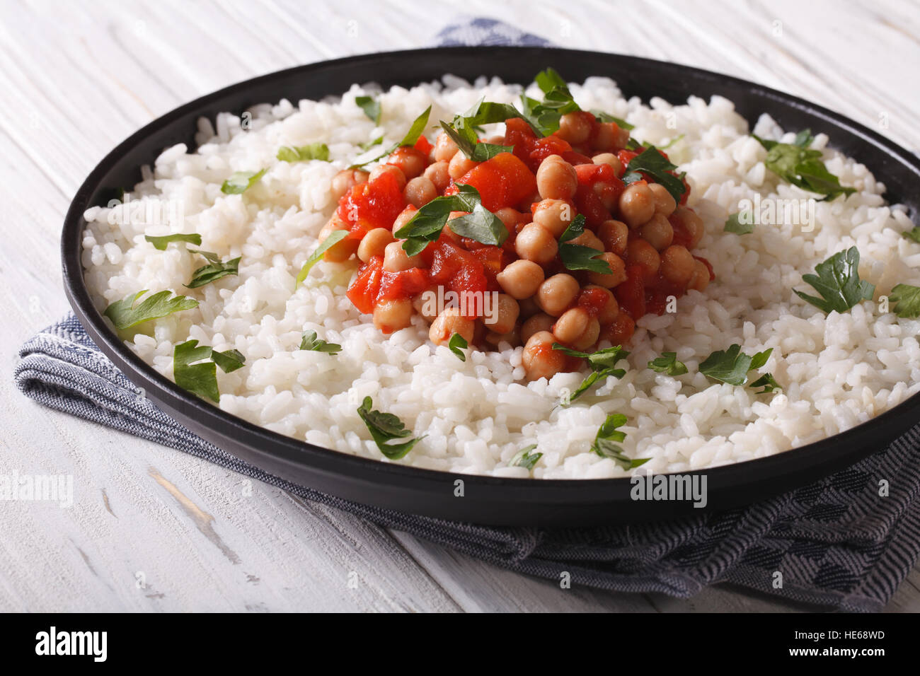 Chickpeas in tomato sauce hi-res stock photography and images - Alamy