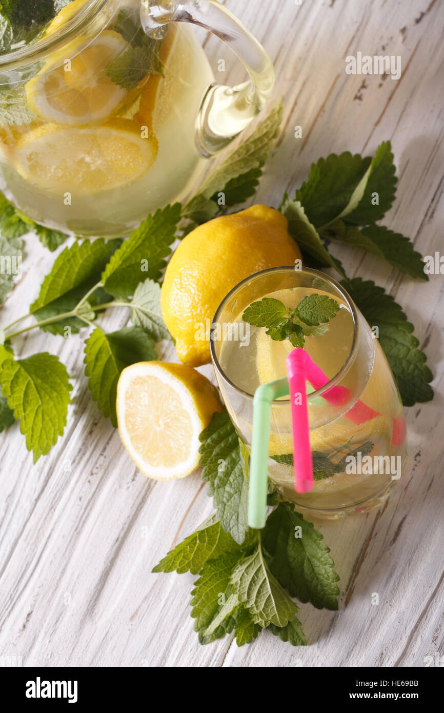 Glass fresh lemonade lemon mint hi-res stock photography and images - Alamy