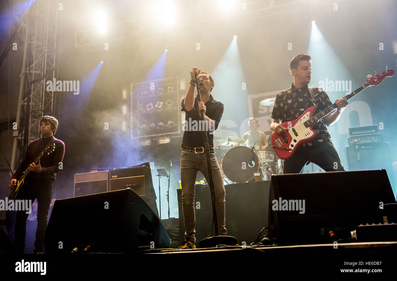 Shed seven band hi-res stock photography and images - Alamy