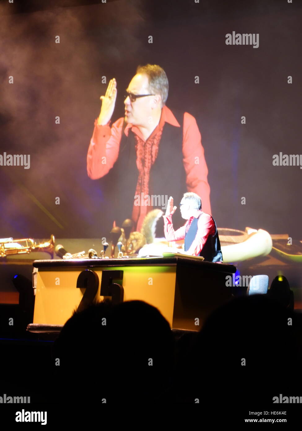 Vic reeves and bob mortimer hi-res stock photography and images - Alamy