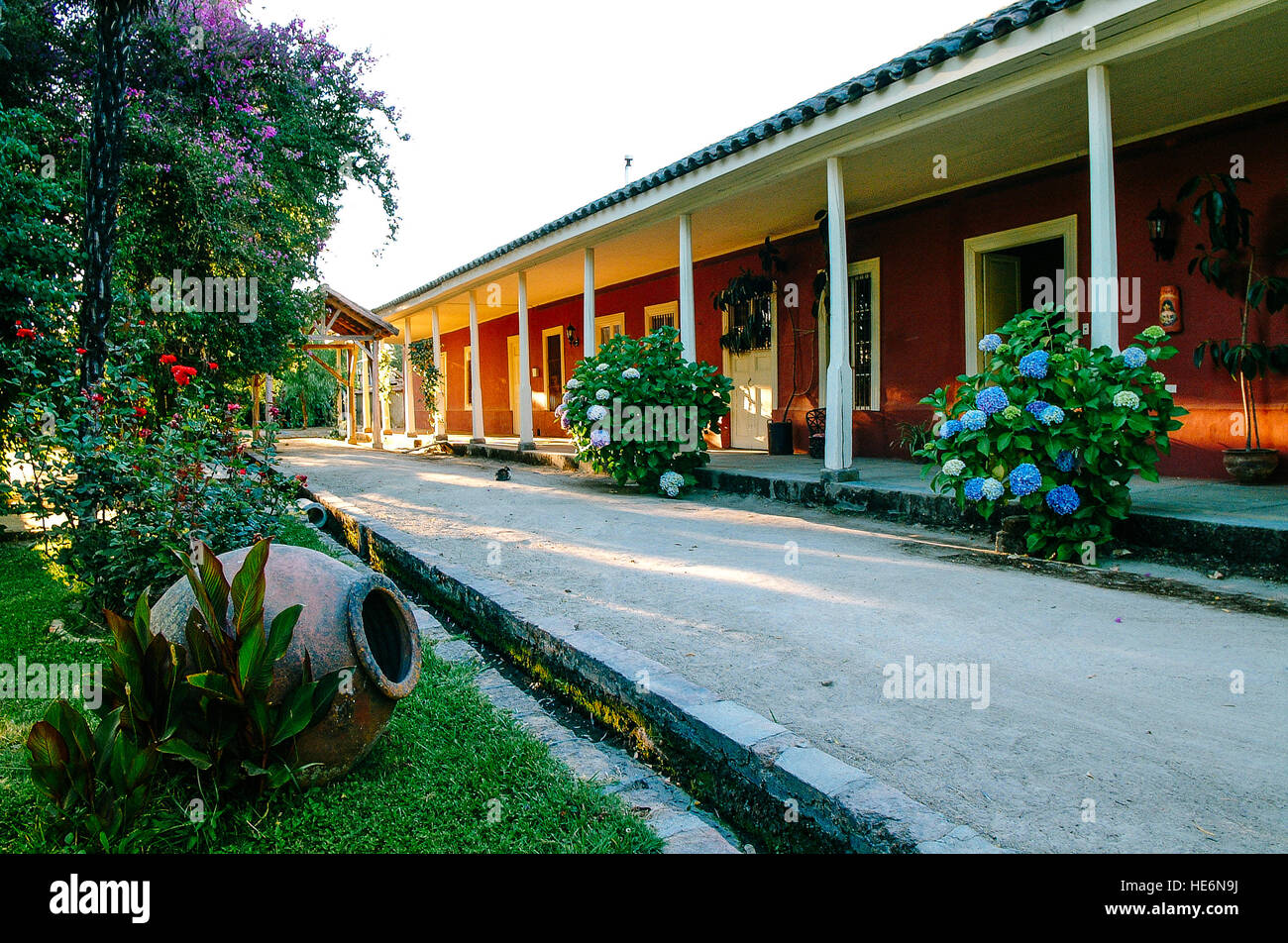 Colonial hacienda chile hi-res stock photography and images - Alamy