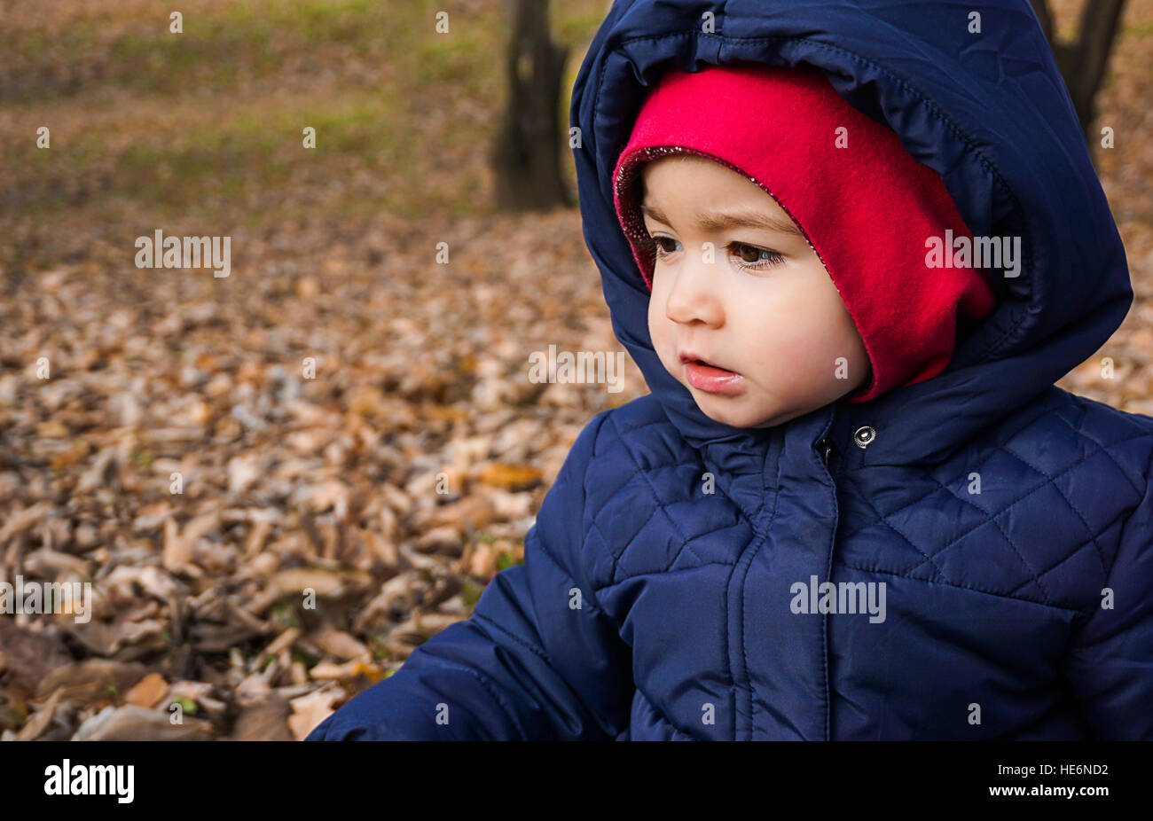 Kid fallen hi-res stock photography and images - Alamy